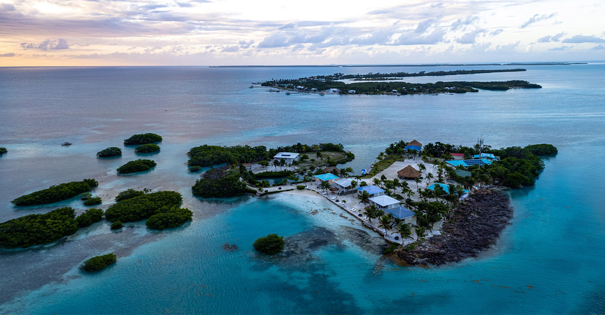 Explore the Wonders of These Belize Cayes & Islands